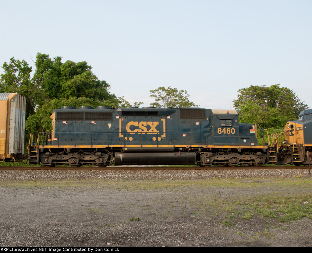 CSXT 8460